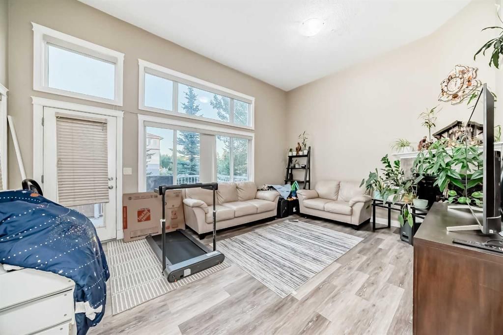 14 DOVER Mews SE, Calgary | For Sale @ $429,000 | Property.ca