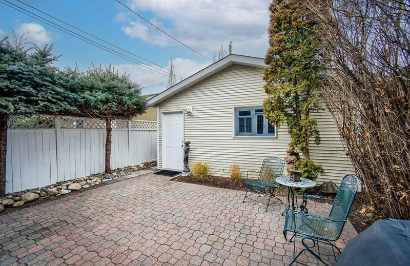 923 5 Street NW, Calgary AB - For Sale | HonestDoor