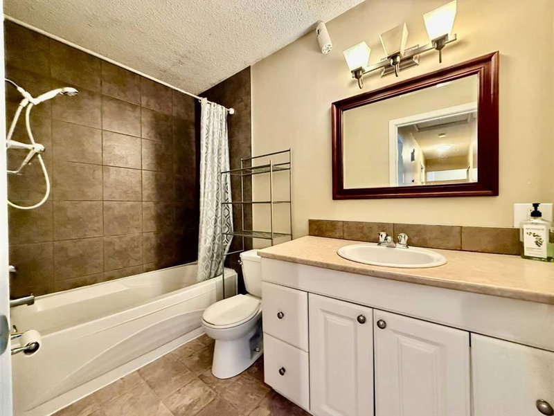 439 Ranchview Court NW, Calgary AB - For Sale | HonestDoor